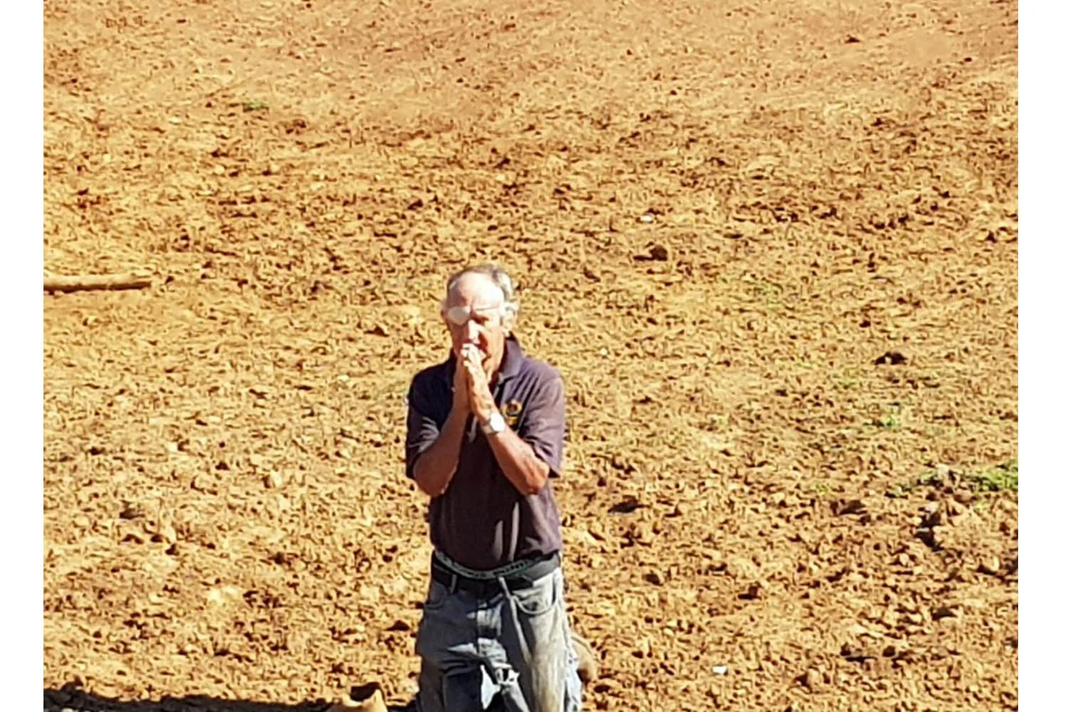 This photo of a desperate farmer shows exactly how devastating the ...