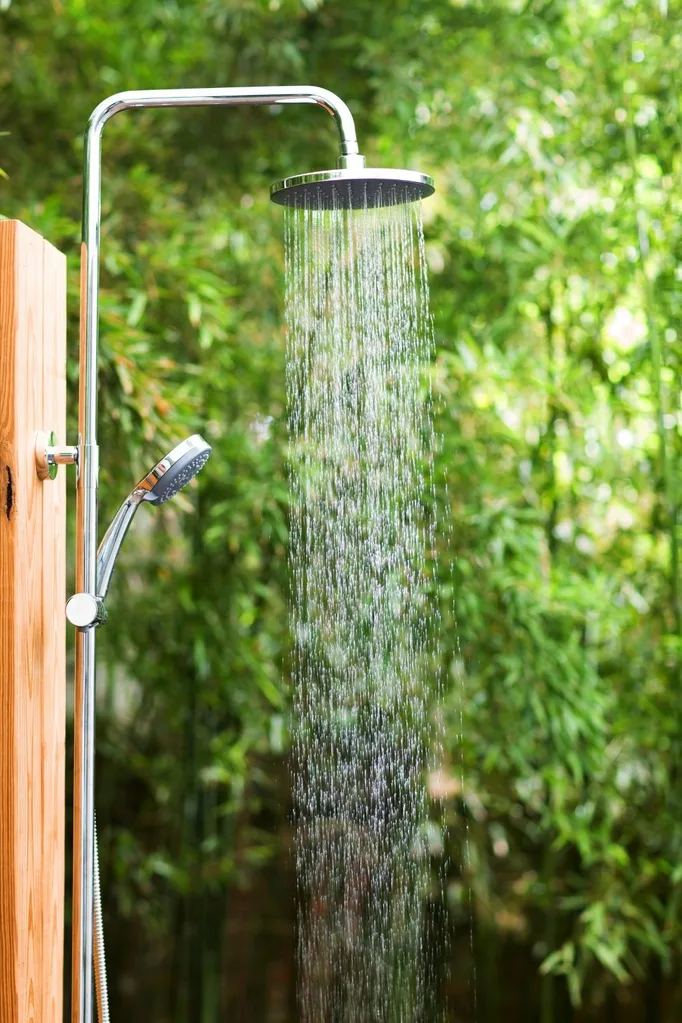 Outdoor shower: 10 best outdoor shower ideas
