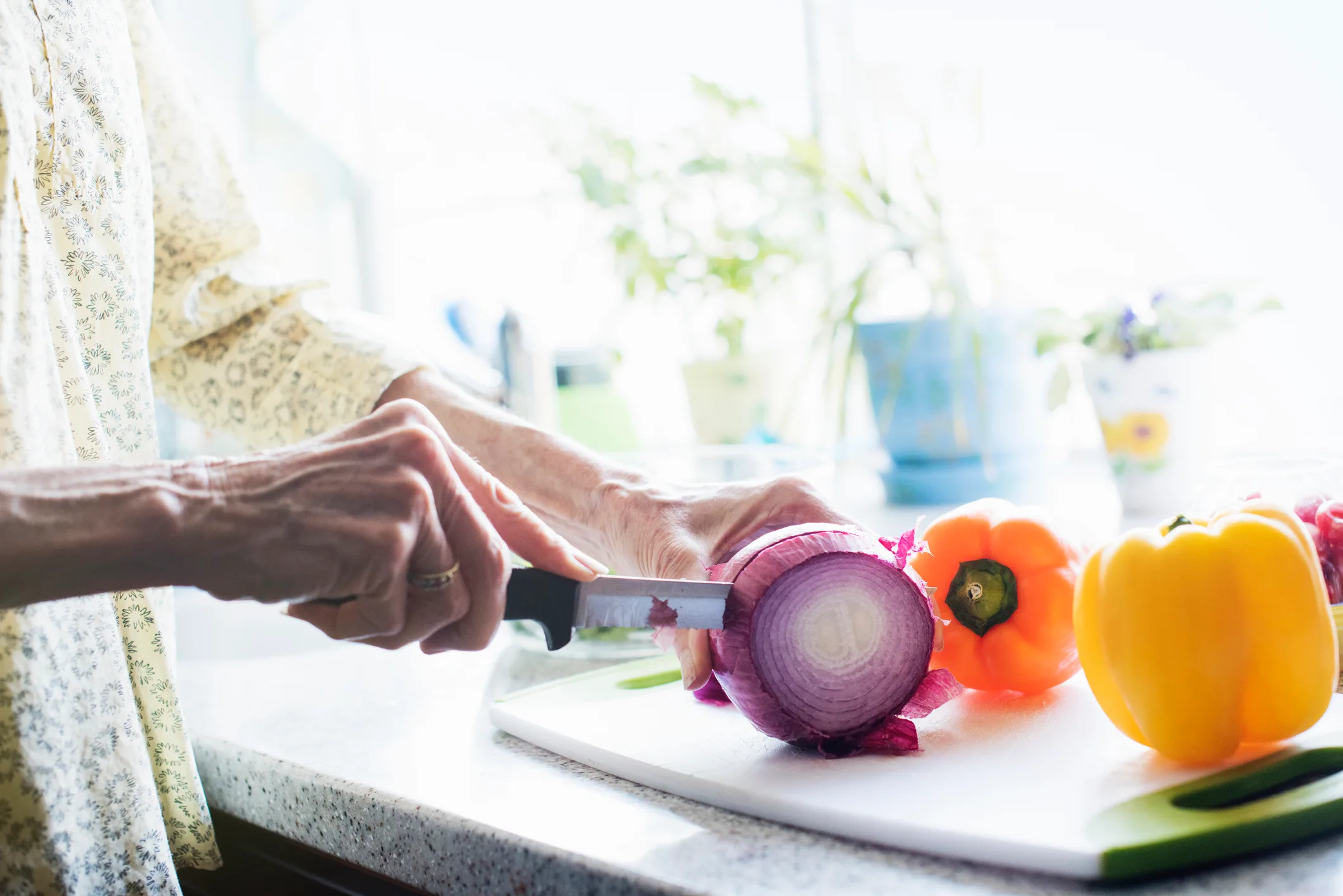 How to Store Onions: Onion lasting Fridge Tips
