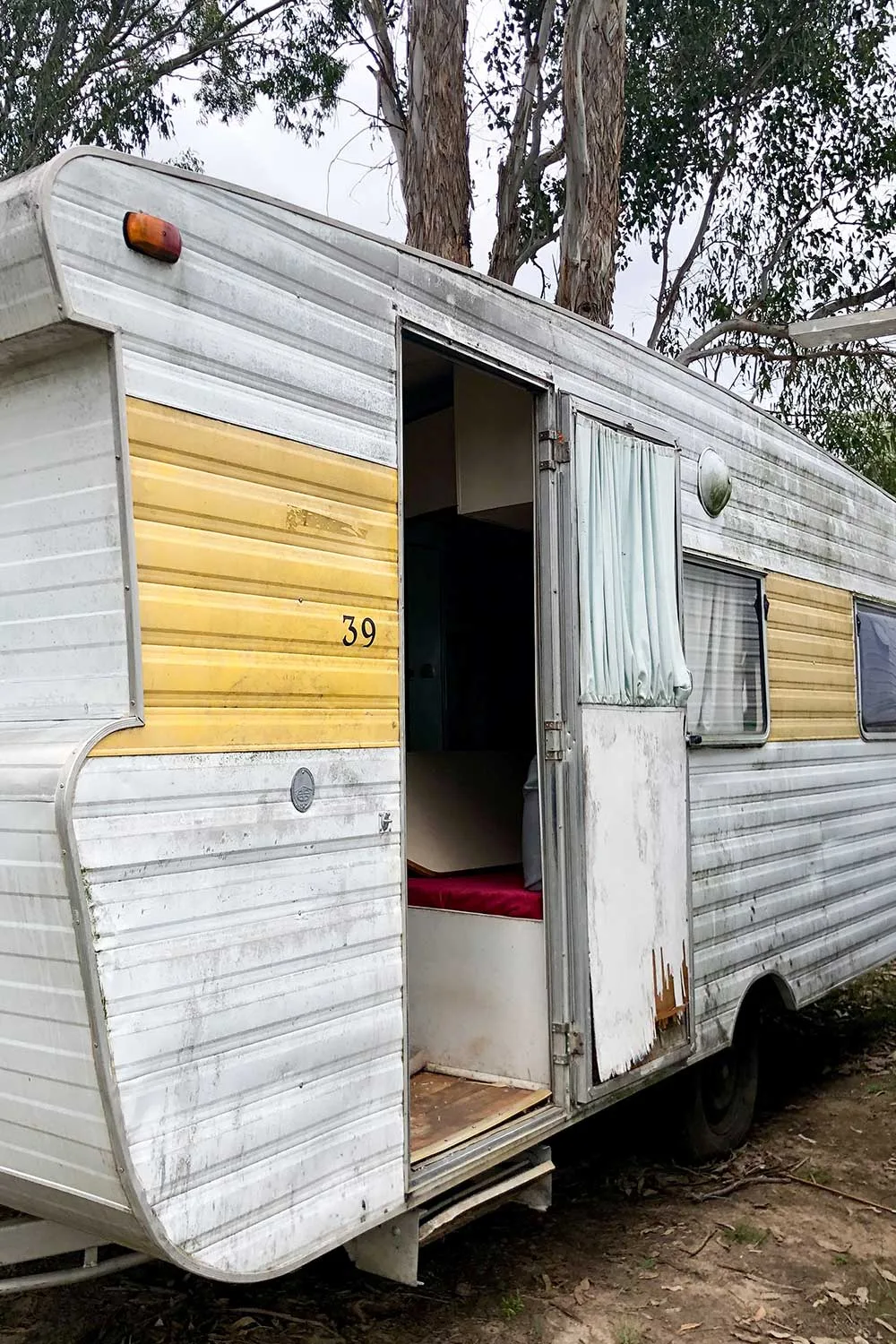 $3,000 vintage caravan renovated into a true home on wheels