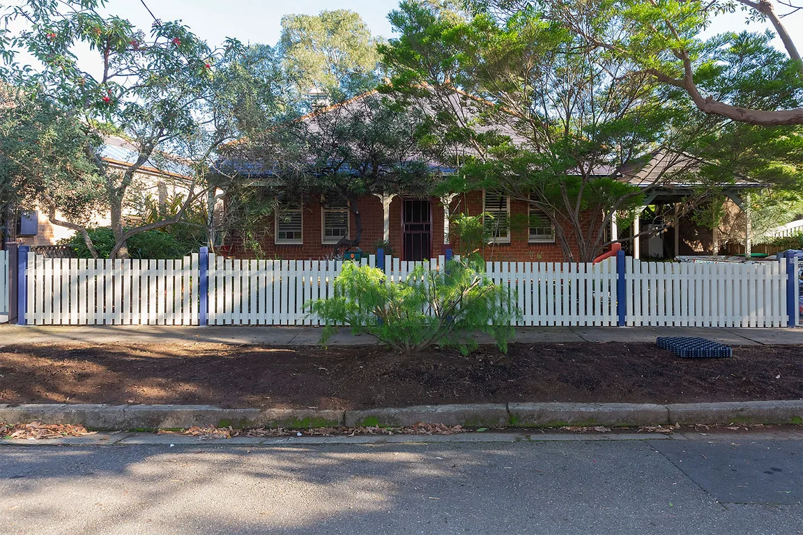 Charlie Albone's Guide to Native Verge Gardens