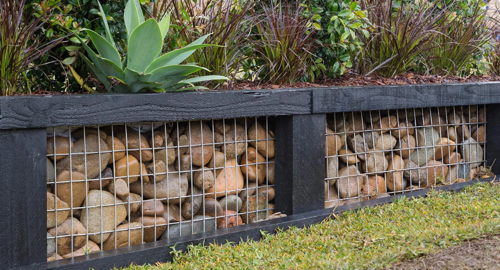 How to build rock retaining wall for your garden