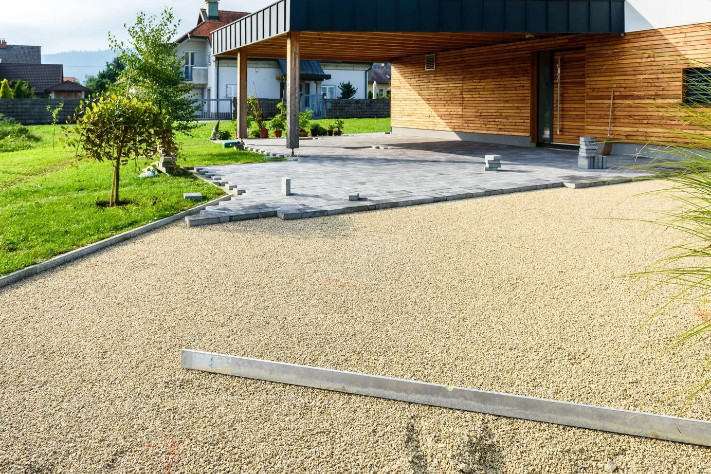 Paving 101: How to prepare the ground for laying pavers