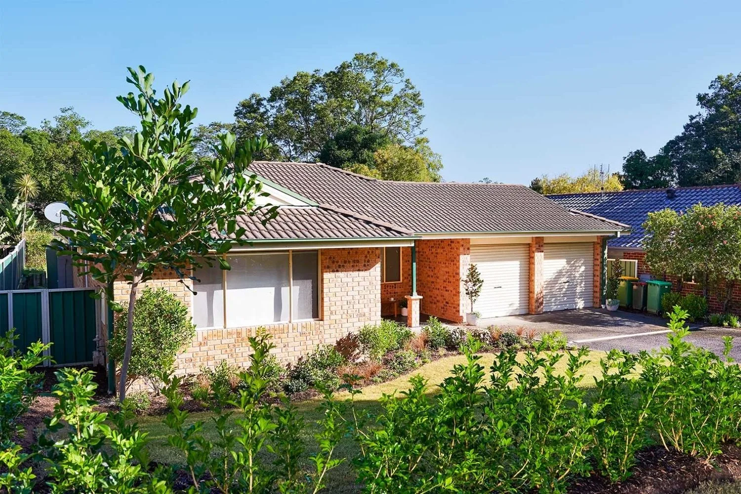 Simple front garden ideas Australia: 9 ideas to try