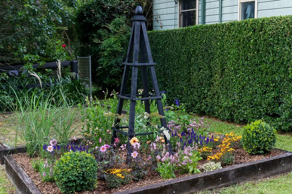 Charlie makes a frame for climbing plants | Better Homes and Gardens