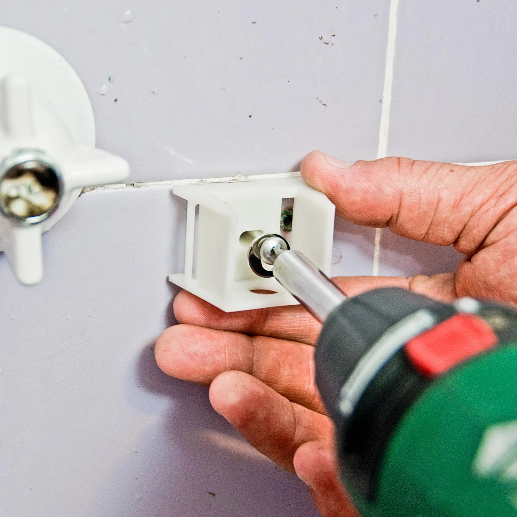A guide to swapping your showerhead with pictures