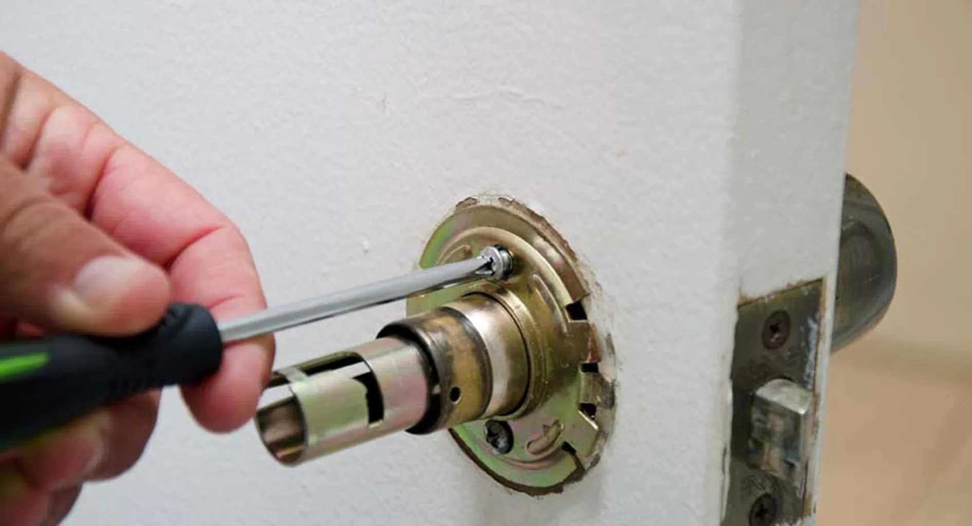 How to replace your door handle - Better Homes & Gardens Australia