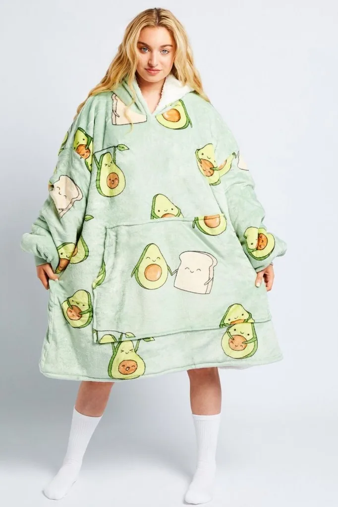 10 Best Oodies and Hooded Blankets for Winter