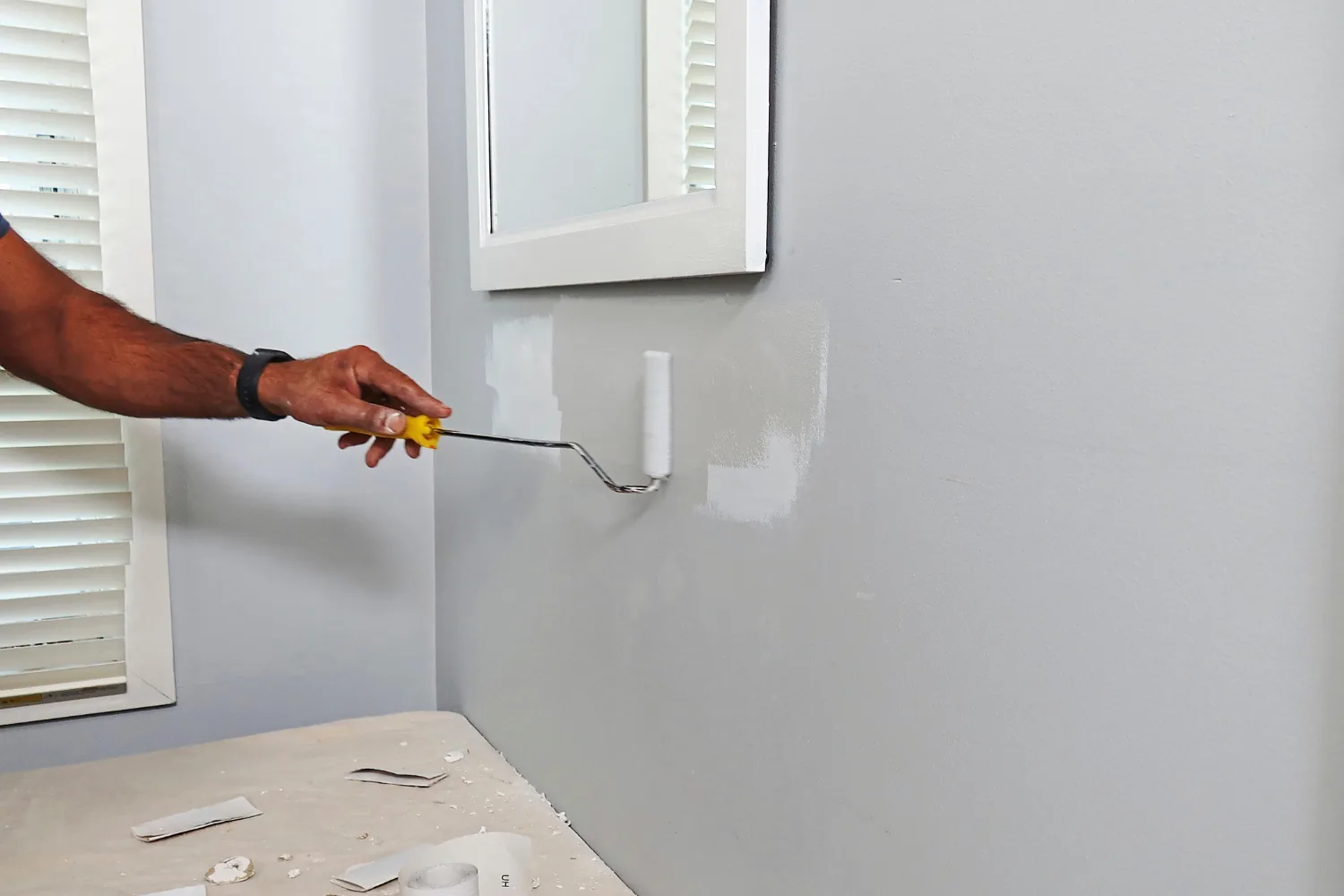 How to Fill Large Holes in Plasterboard Walls