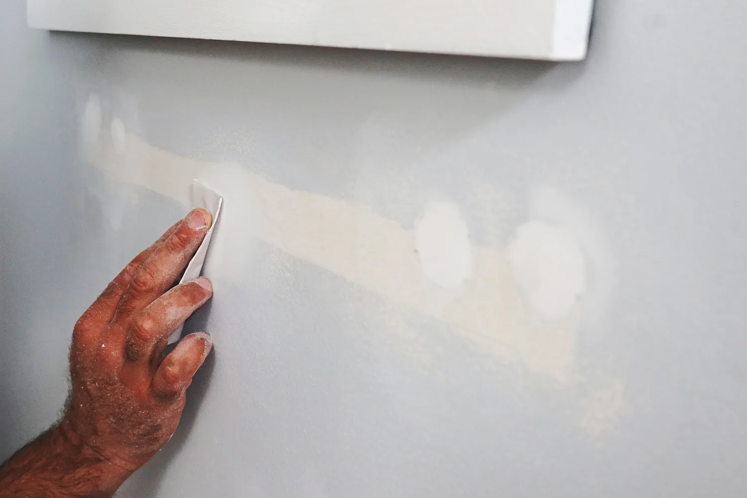 How to Fill Large Holes in Plasterboard Walls