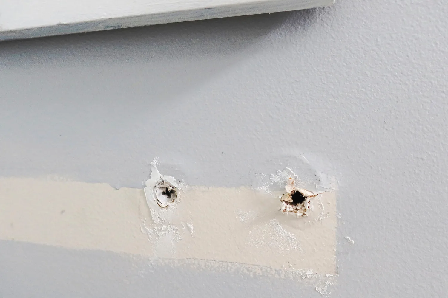How to Fill Large Holes in Plasterboard Walls