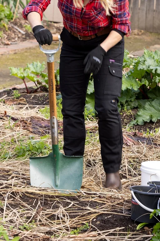 How to make an underground compost bin | Better Homes & Gardens Australia