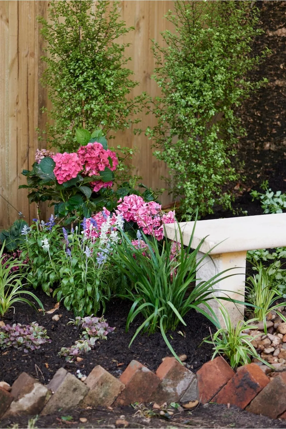 How to make saw-tooth brick garden edging