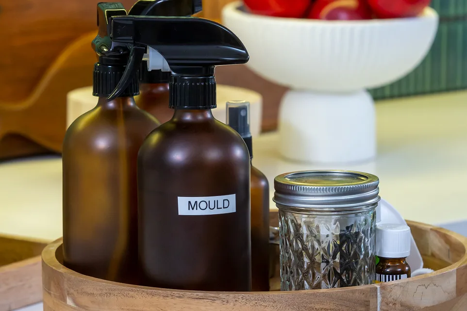 How to make a natural mould remover spray