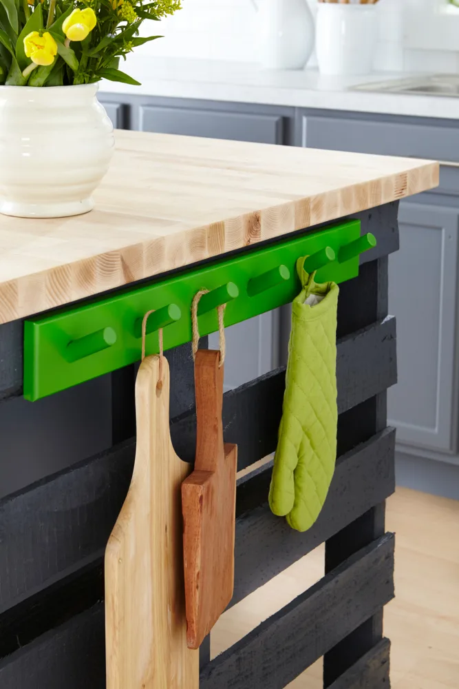How to Build a Pallet Island Bench: DIY Guide