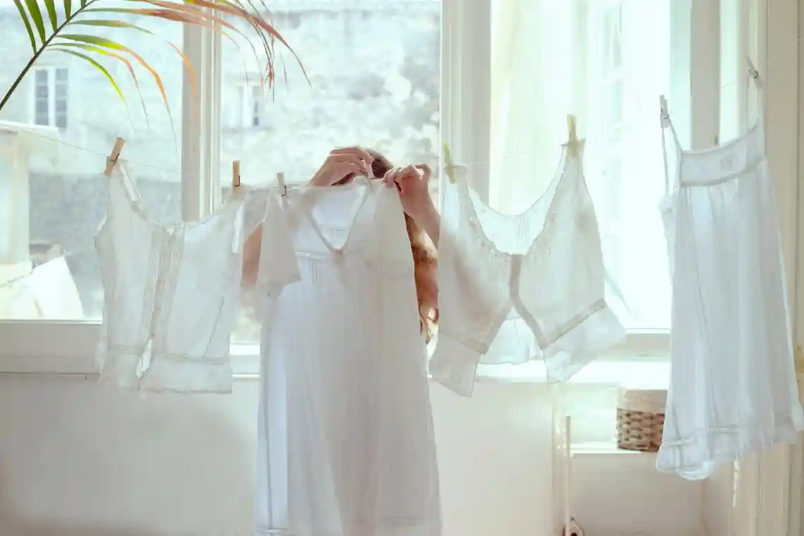 How to remove washed tissues from your clothes