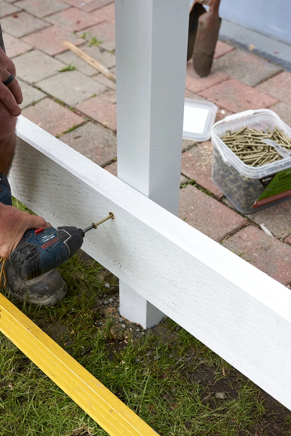 How to build a slatted privacy screen | Better Homes & Gardens Australia
