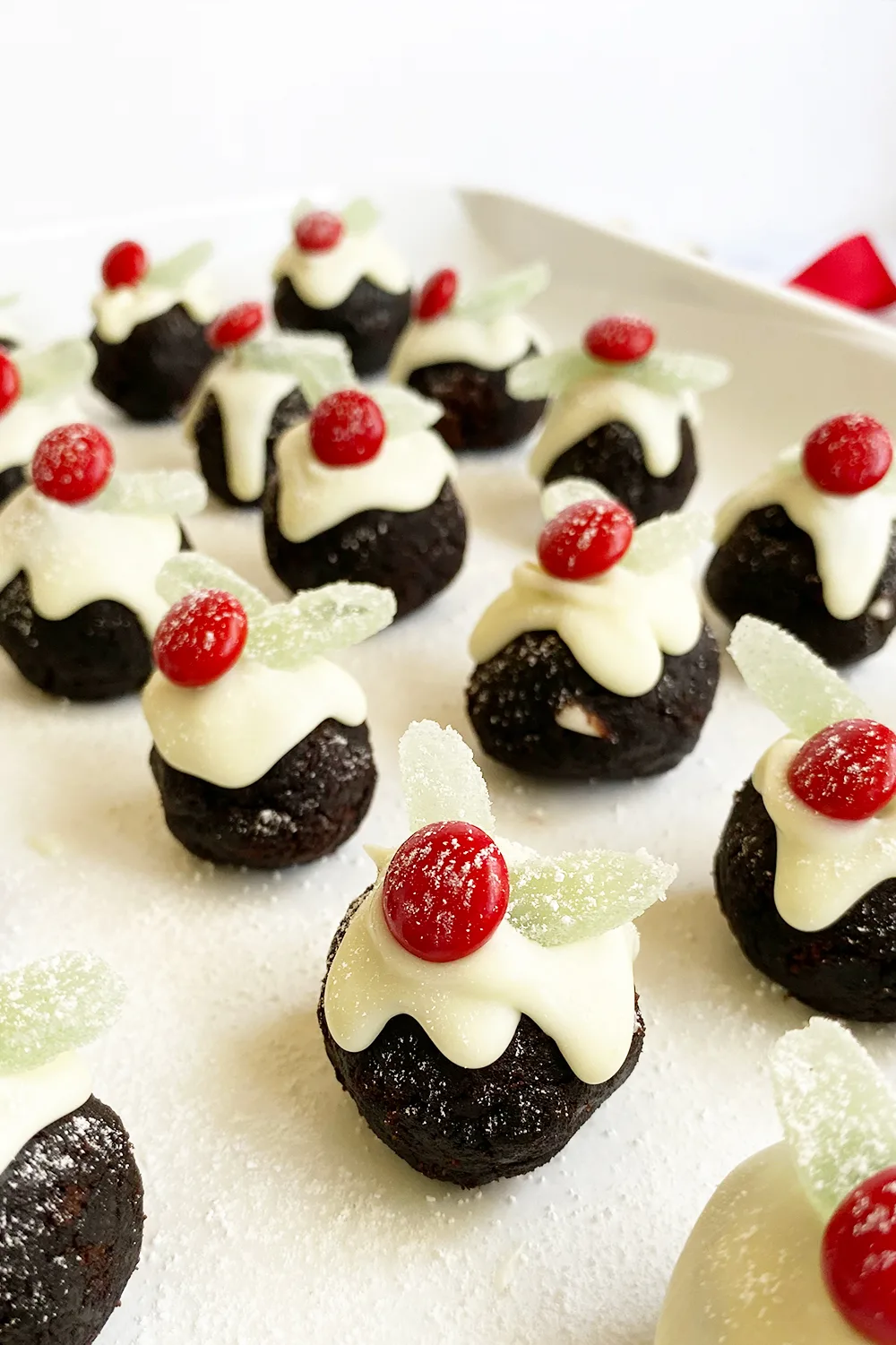 Mini Christmas pudding hack featuring a Woollies mudcake