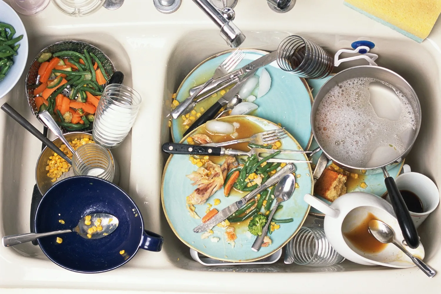 5 mistakes you're making washing dishes by hand