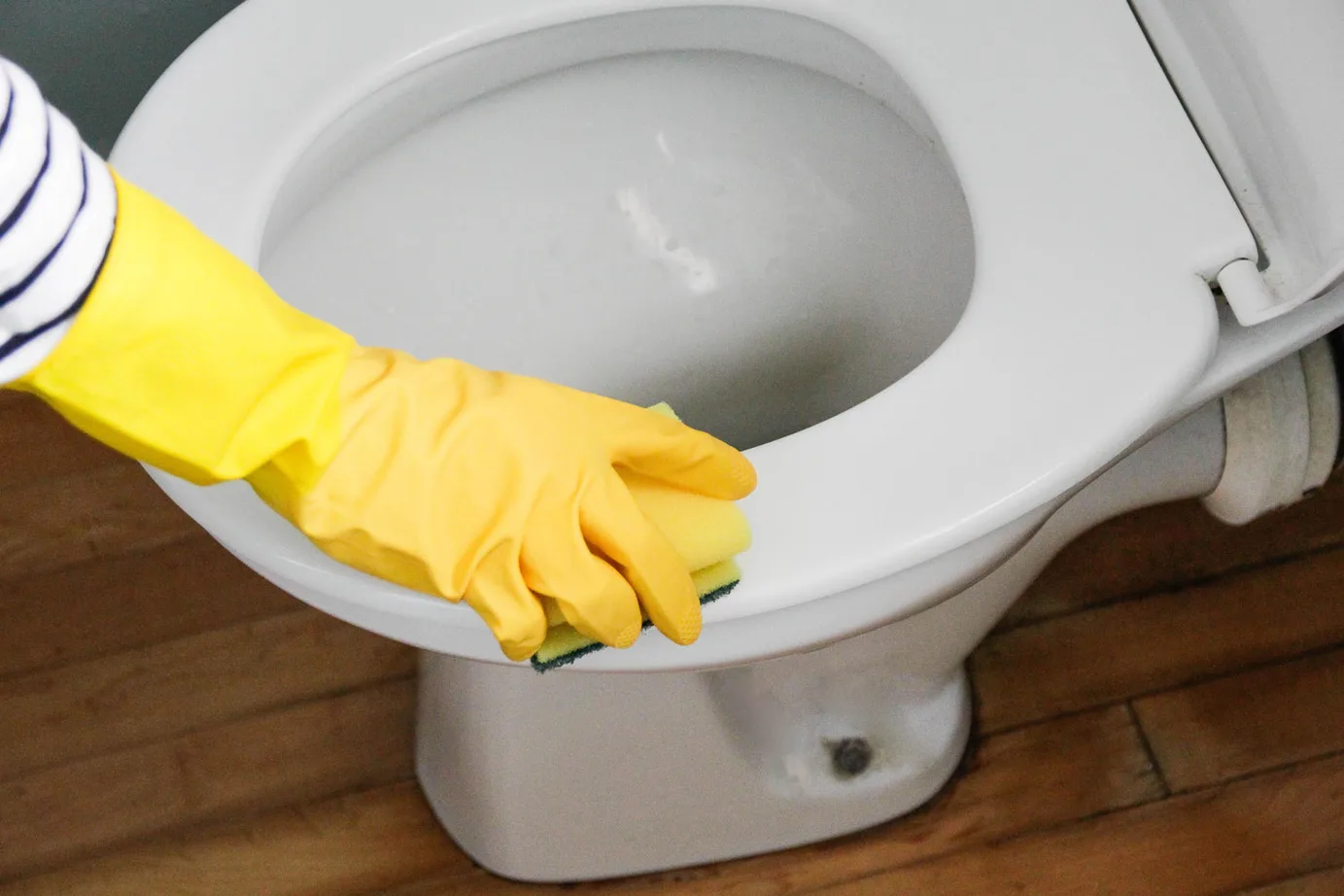 How to Clean Toilet Bowl Stains: The $3 Hack Mums Swear By