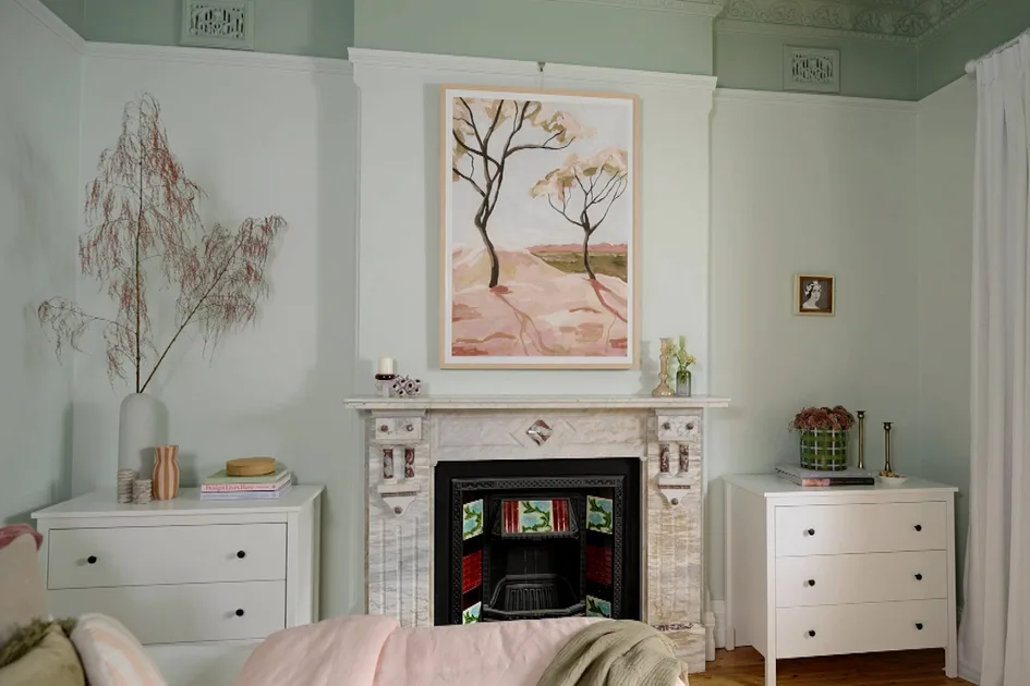 Juliet gives a boring bedroom a beautiful makeover