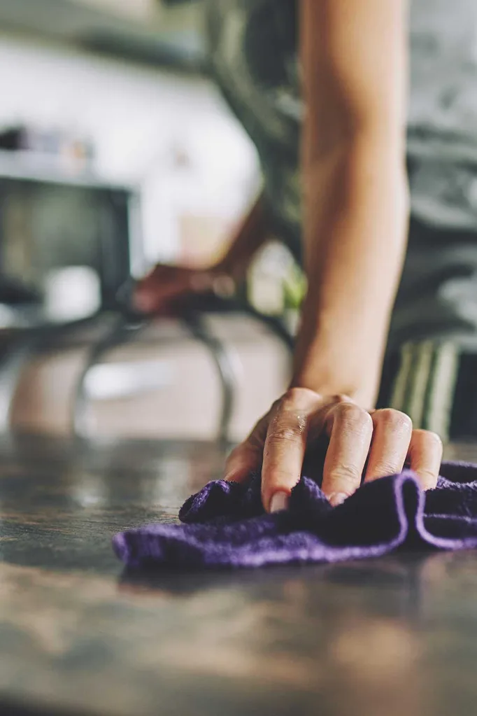 Why the FlyLady cleaning method makes tidying stress-free