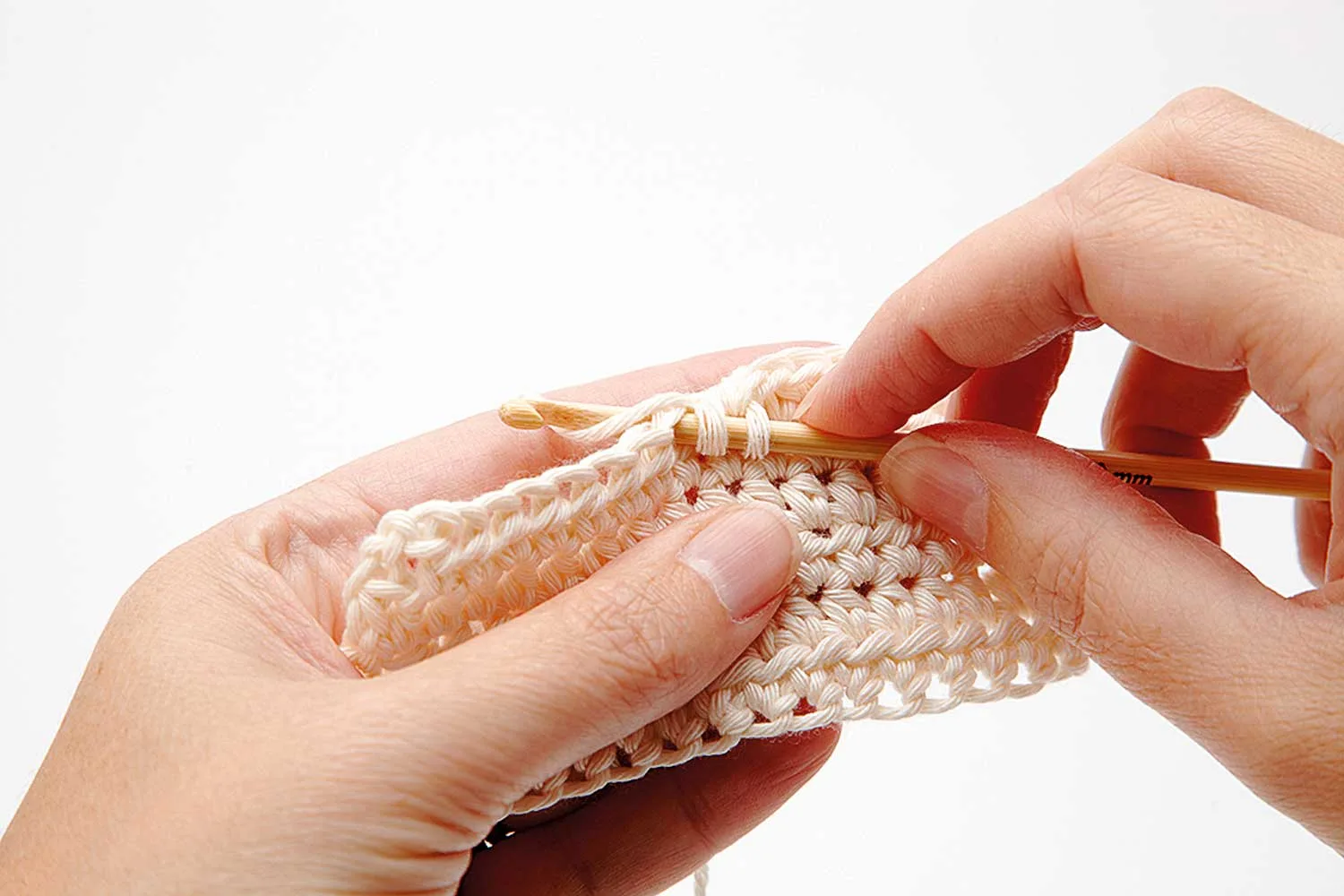 How To Half Treble Crochet (HTR) UK: A Step-by-Step Guide | Better ...