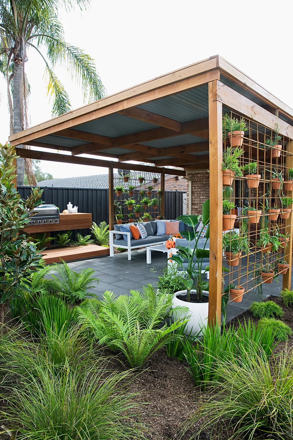 Six Built-In BBQ Ideas For The Outdoor Barbecue Lover