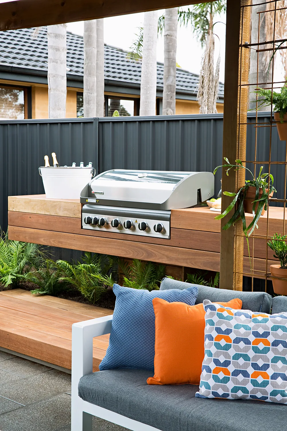 Six Built-In BBQ Ideas For The Outdoor Barbecue Lover