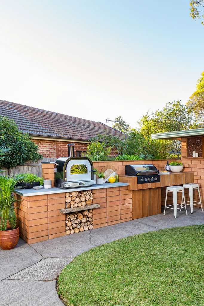 Six Built-In BBQ Ideas For The Outdoor Barbecue Lover