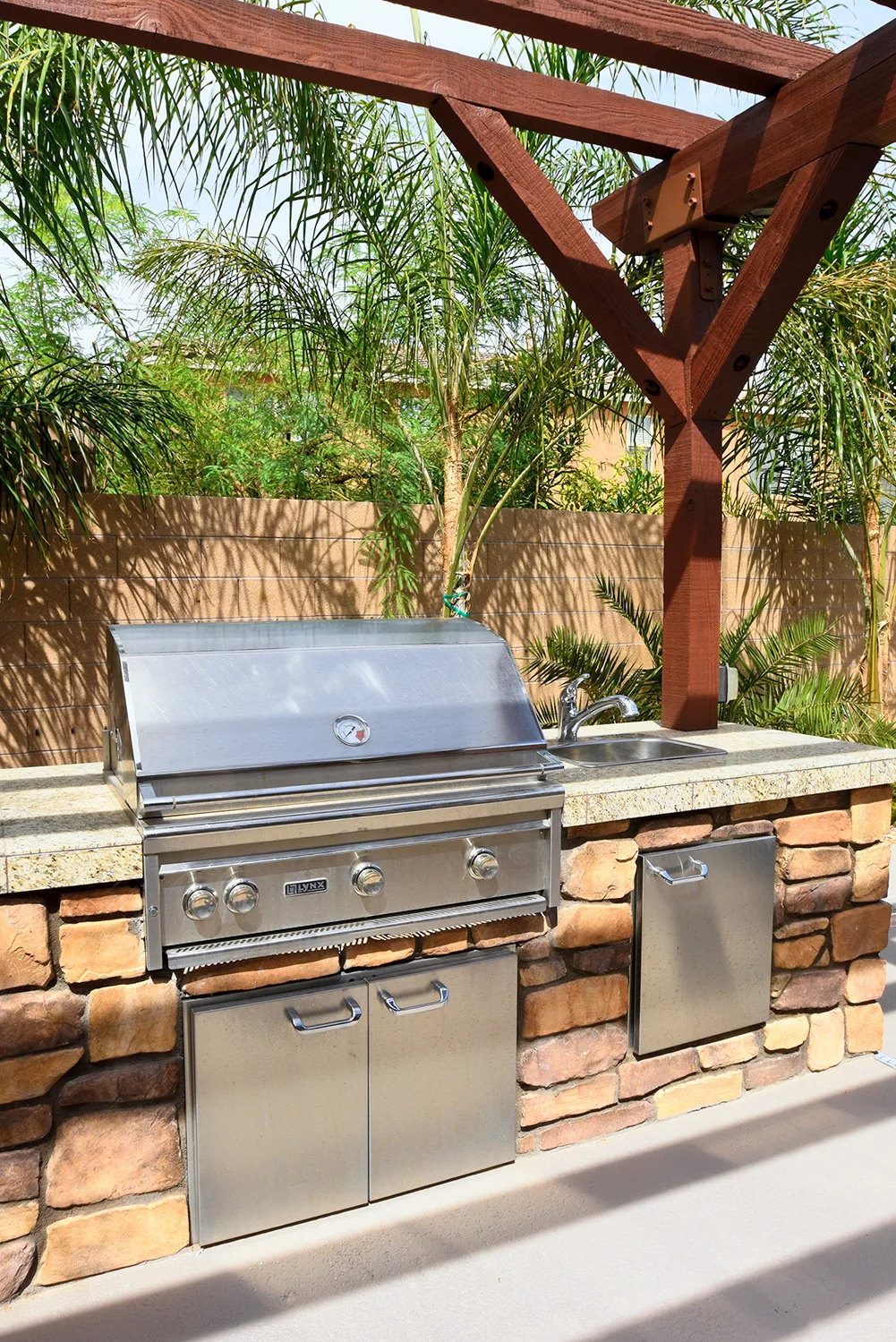 Six Built-In BBQ Ideas For The Outdoor Barbecue Lover