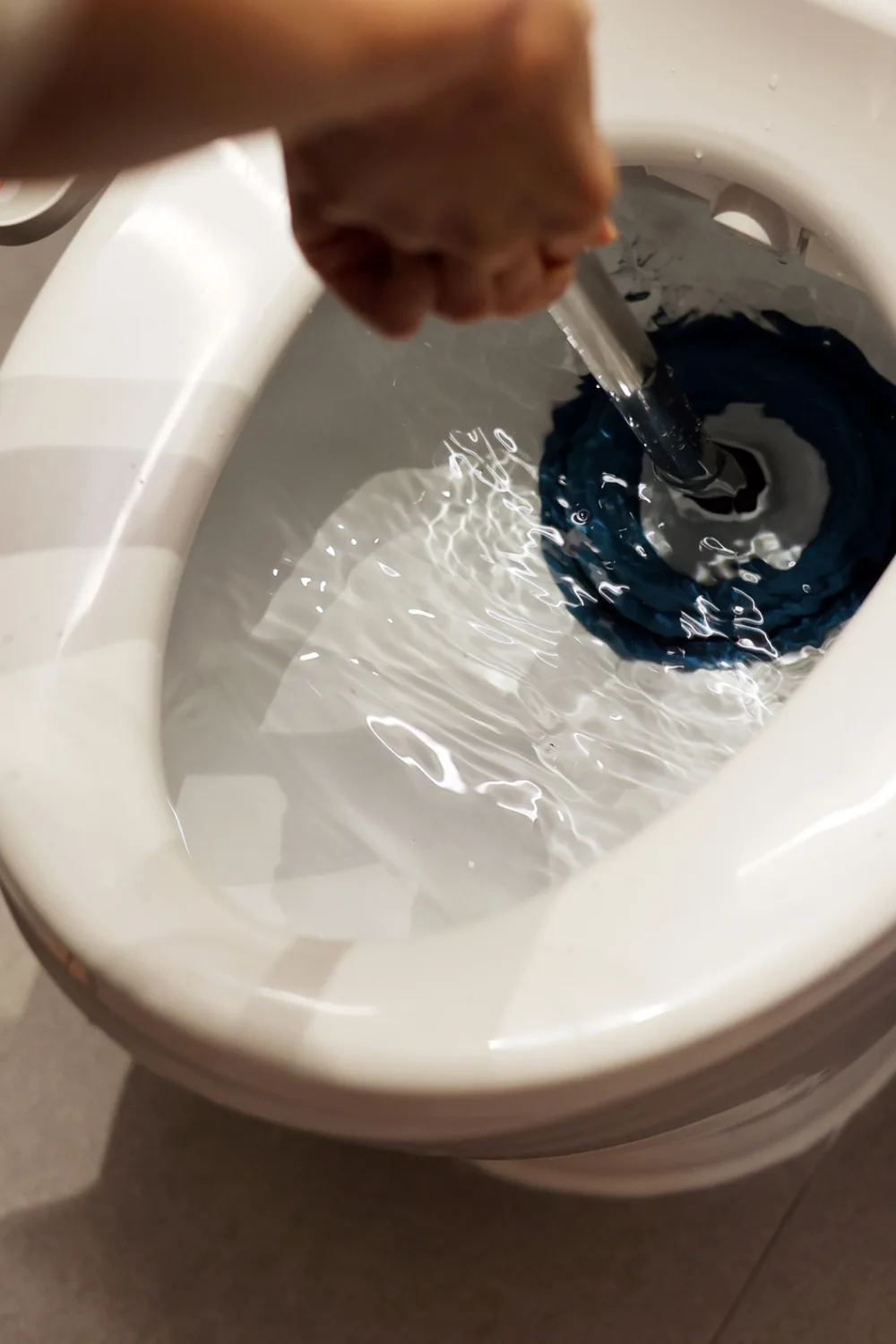 How To Unblock A Toilet With A Plunger | Better Homes & Gardens Australia