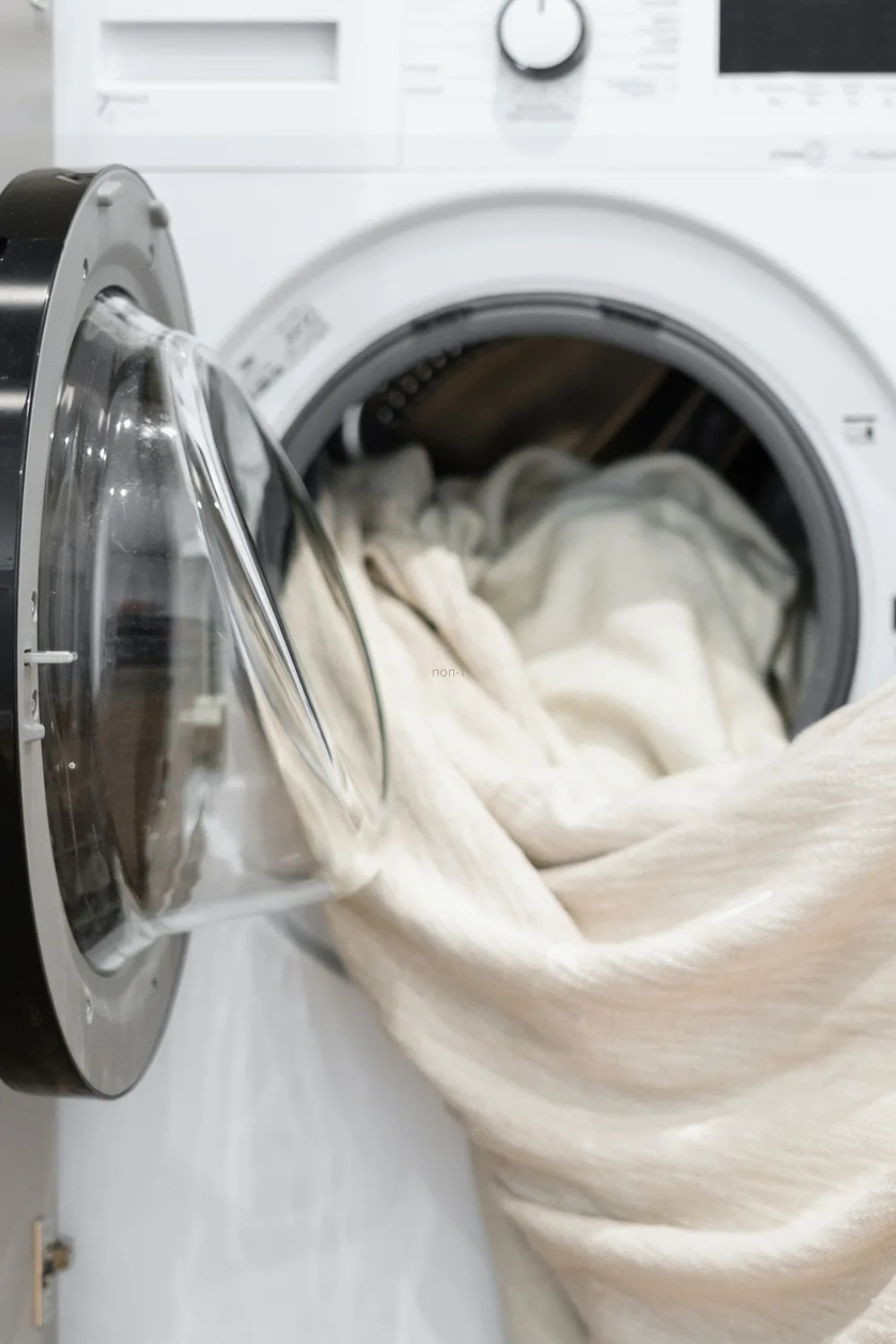 This clever tip makes washing your sheets so much easier