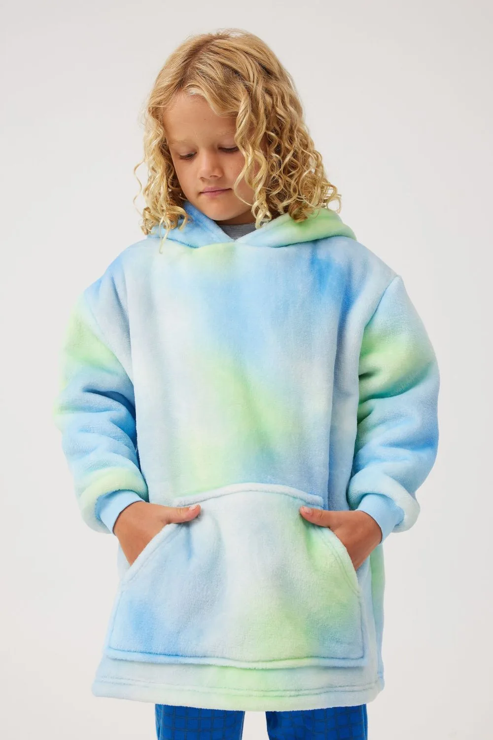 7 Best Kids Oodies And Hooded Blankets For Winter 2023