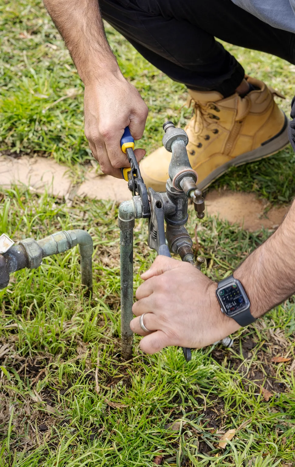 Leaking Garden Tap: How To Replace An Outdoor Tap | Better Homes ...