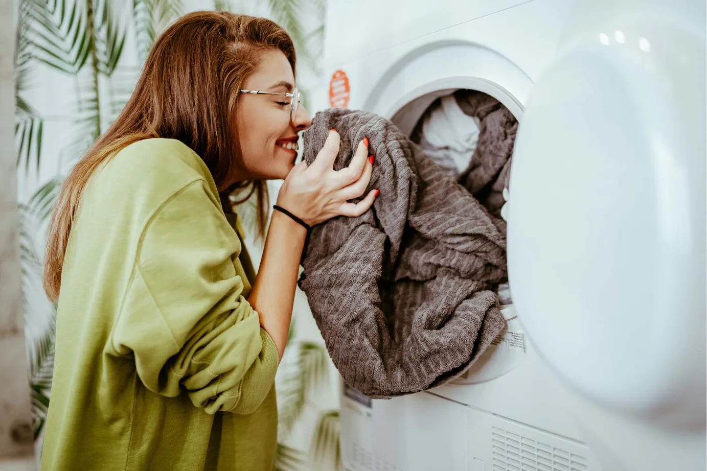 7 reasons your clothes still smell after washing