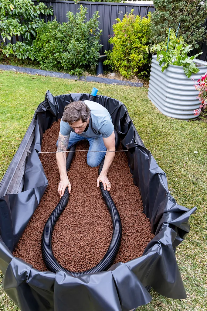 How to build a wicking garden bed