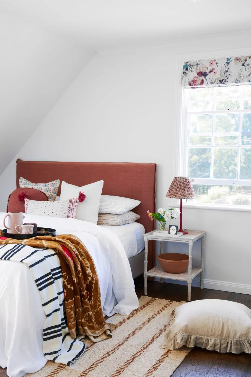 16 colours that go with red and compliment its vibrancy