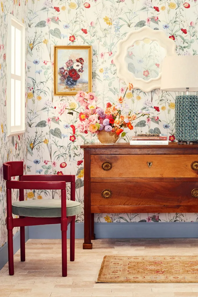 16 colours that go with red and compliment its vibrancy