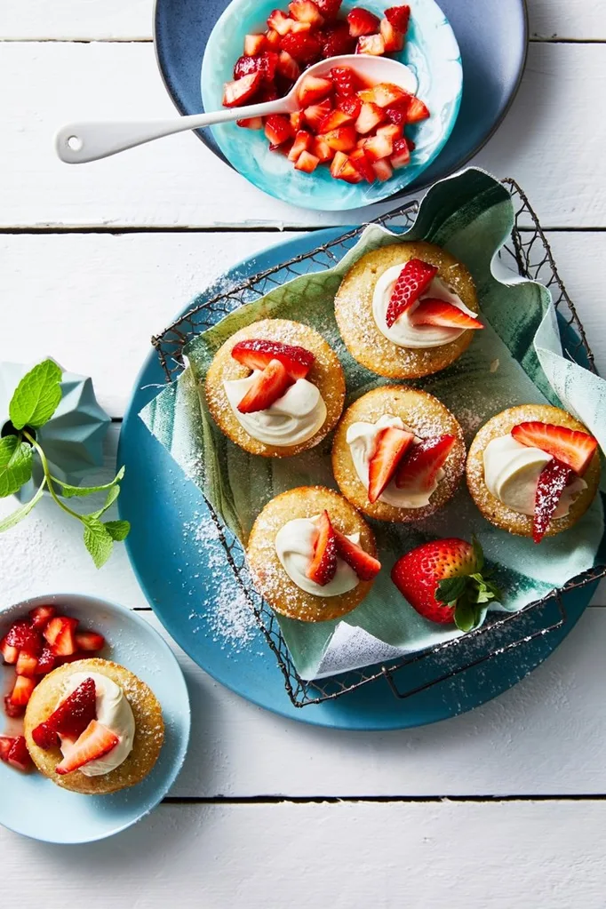 17 retro cake recipes that will always please a crowd