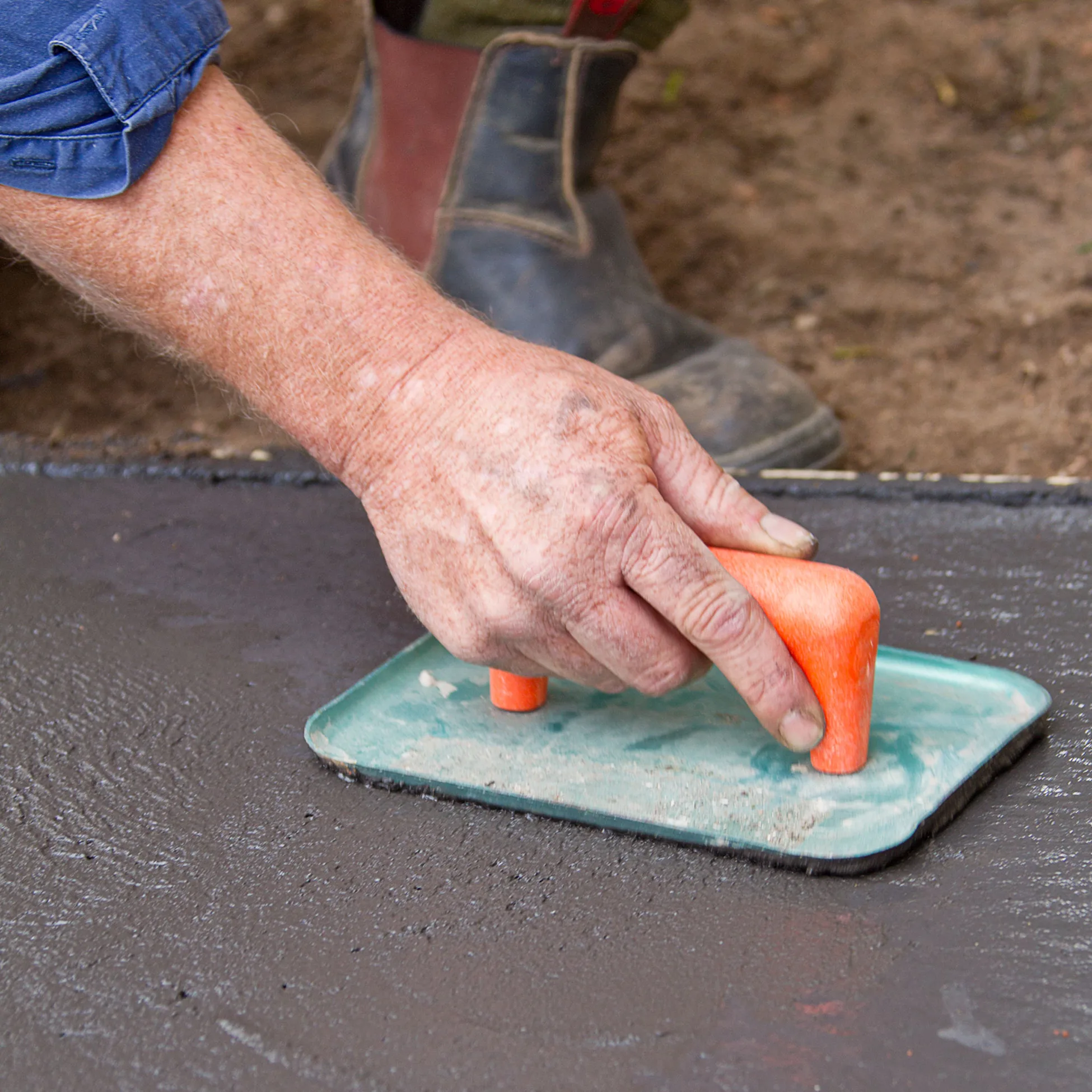 How to build a concrete path | Better Homes & Gardens Australia