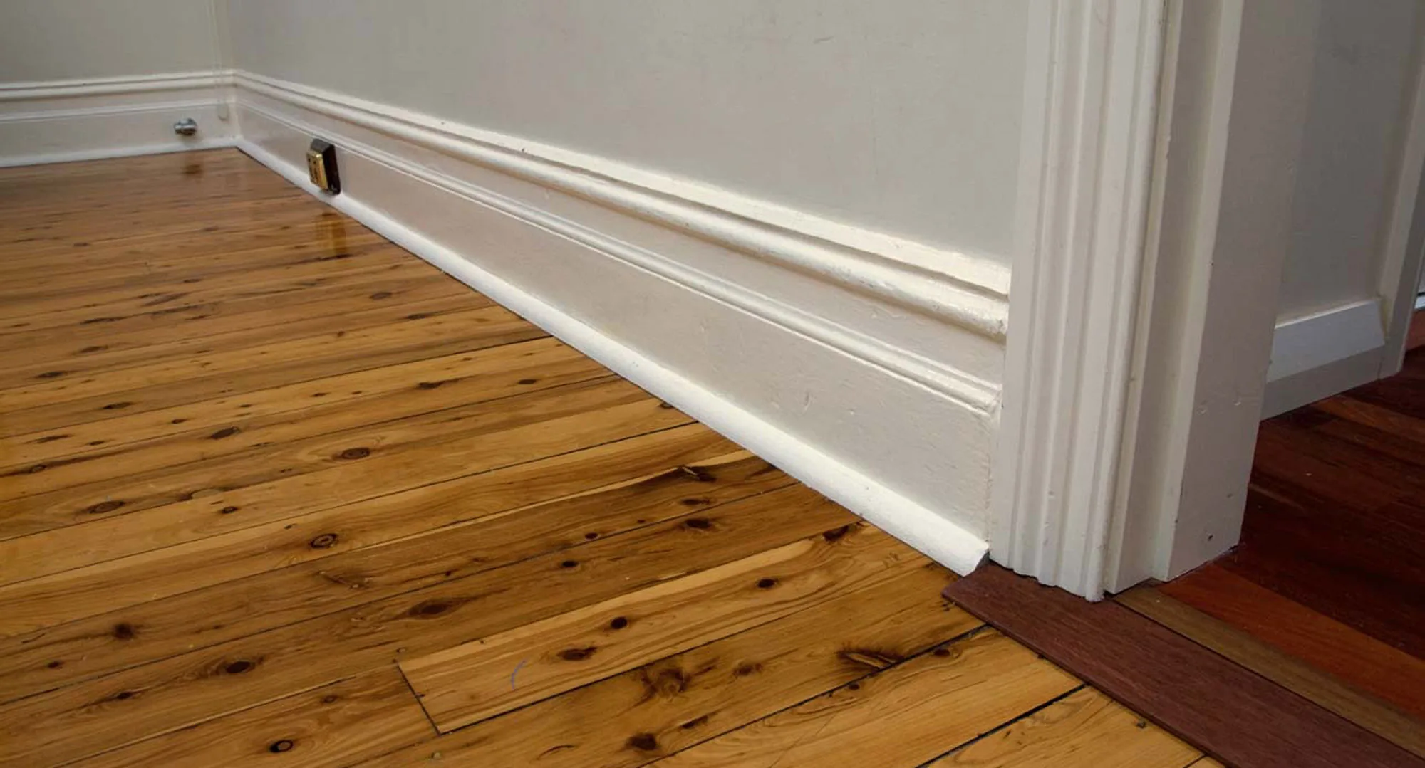 How to fix the gaps in skirting boards and floors