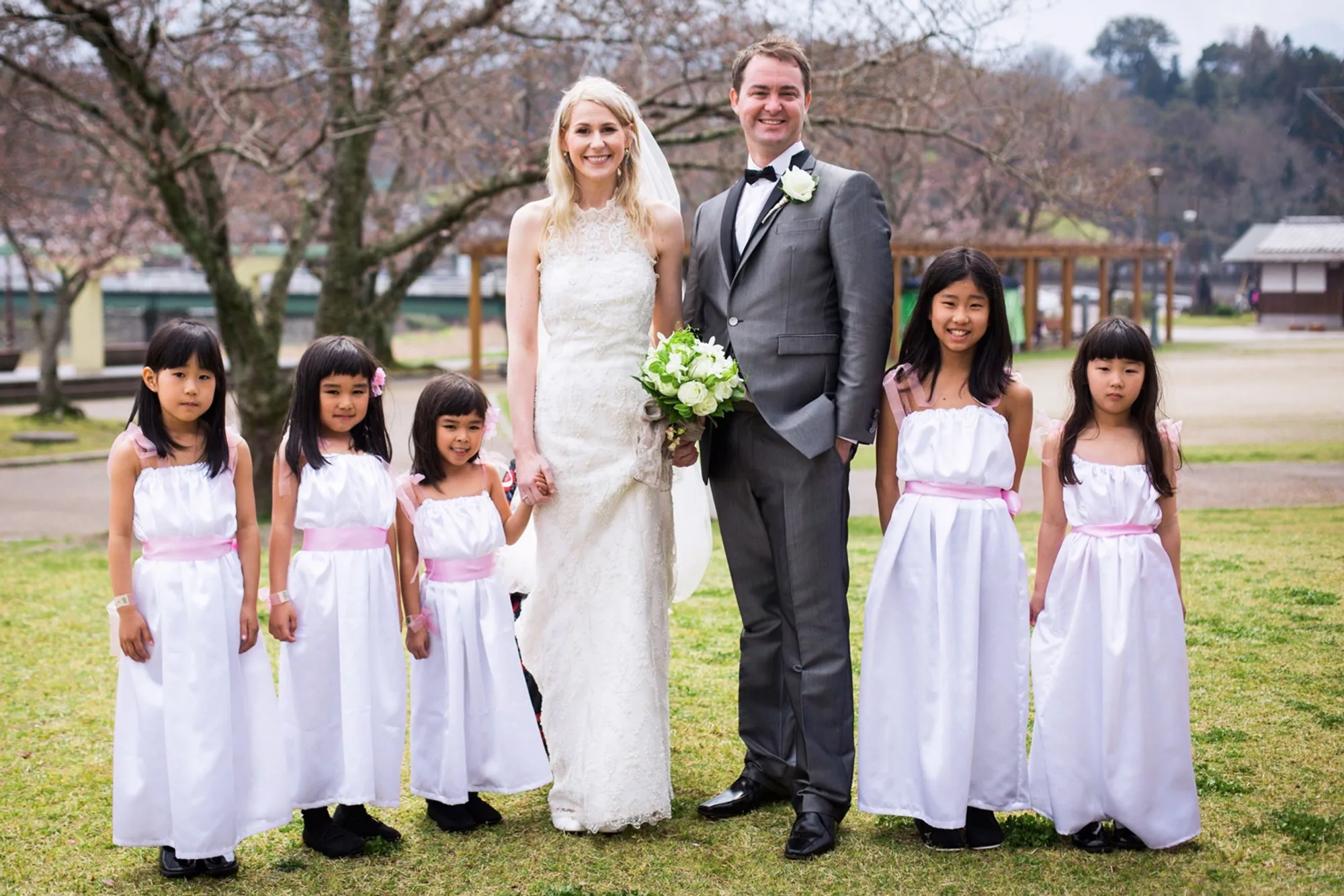 Wedding breaks record for most number of flowergirls | that's life!