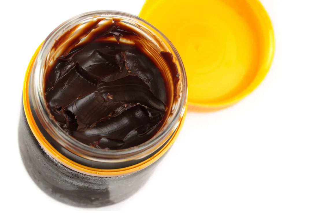 How to make delicious VEGEMITE infused roast chicken | that's life!