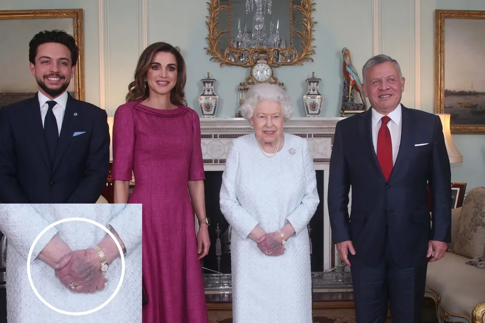 People are worried about Queen Elizabeth after photo shows a very ...