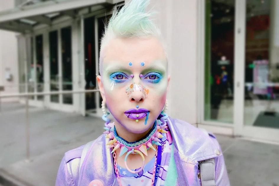I'm a genderless alien | that's life!