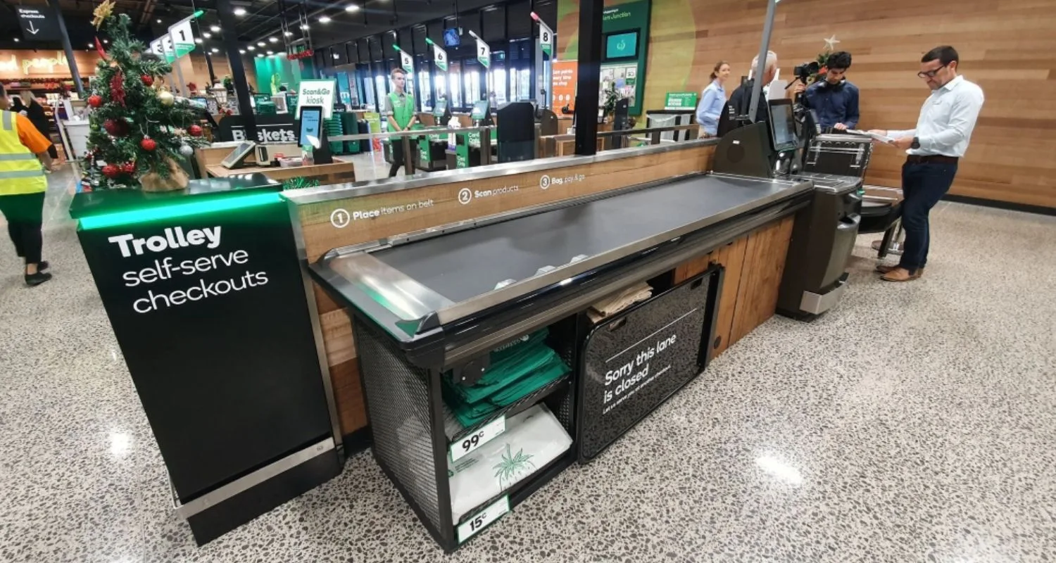 Woolworths' new self-checkout queues labelled bizarre | that's life!
