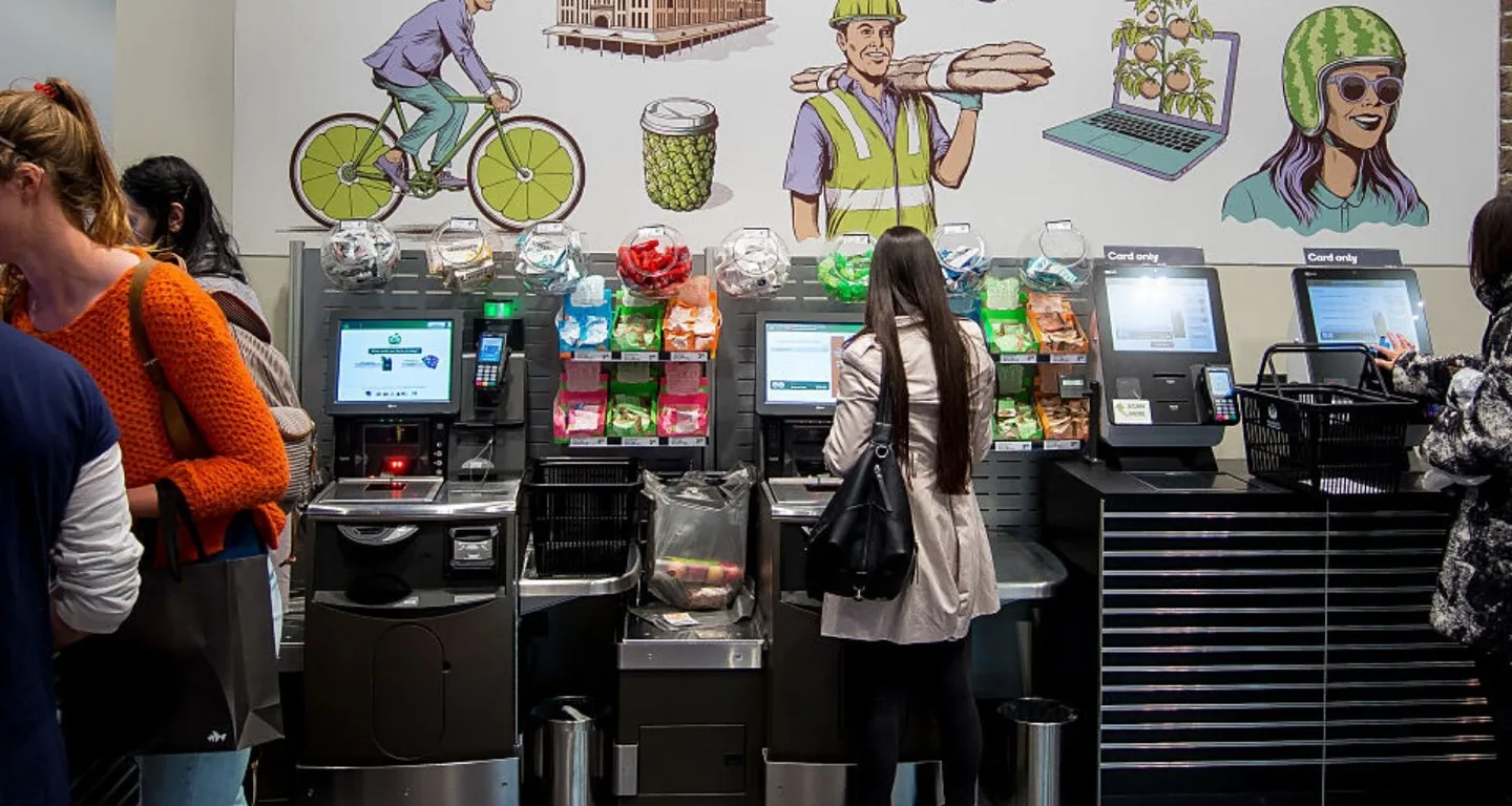 Woolworths' new self-checkout queues labelled bizarre | that's life!