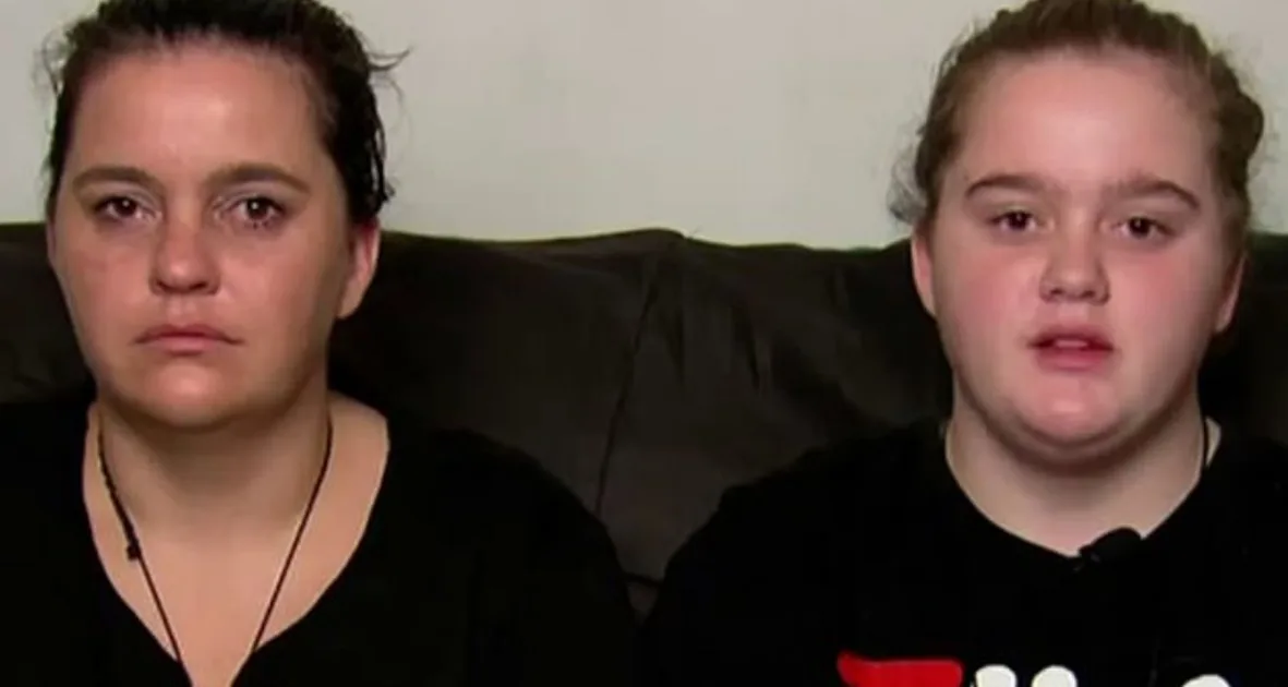 Schoolgirl's shocking discovery as she tucks into Woolies apple | that ...