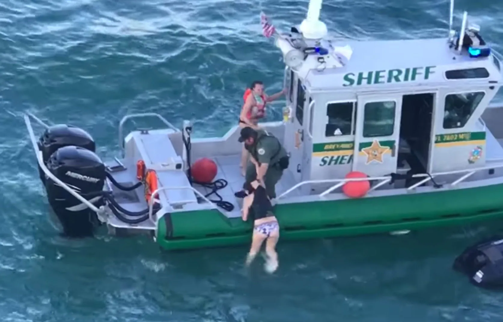 Video captures cruise ship near miss | that's life!